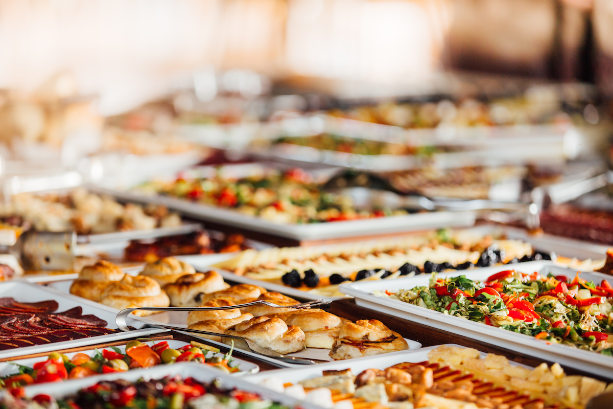 How to Choose the Right Corporate Cafeteria Vendor for Your Workplace ...