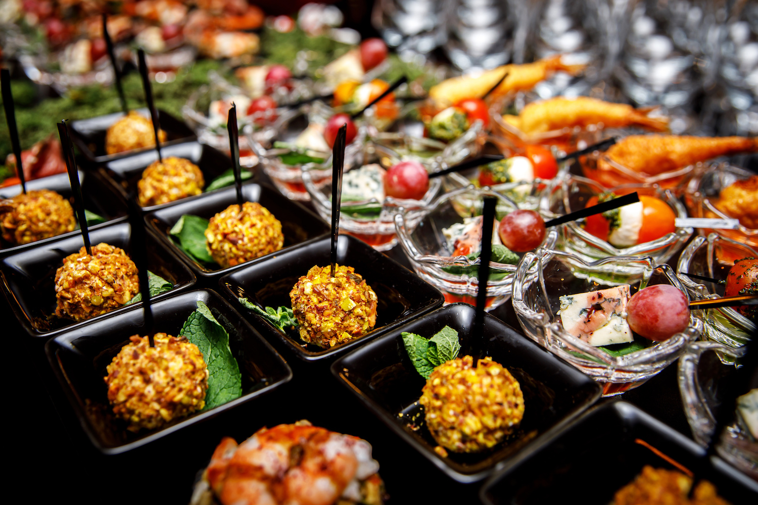 The Ultimate Guide to Designing a Corporate Cafeteria Menu - Zerocater